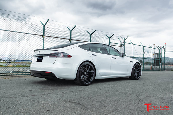 Pearl White Model S Plaid with 21" TSSF in Matte Black by T Sportline ...