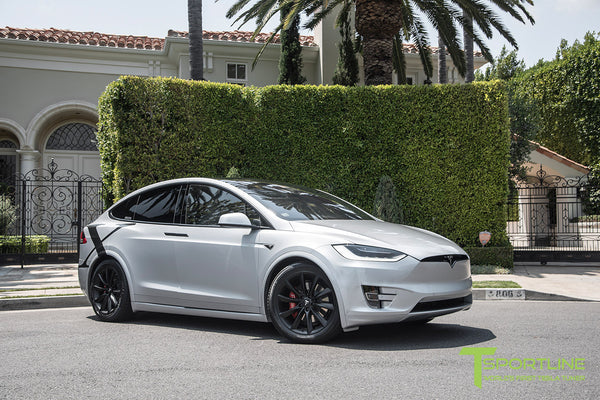 Silver Model X with 20" TST Tesla Wheel in Matte Black 1 - T Sportline ...